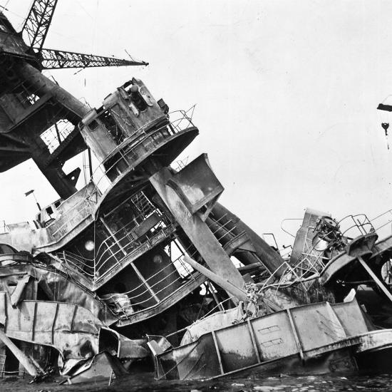 'Wreckage of American Battleship USS Arizona, Sunk During Japanese ...