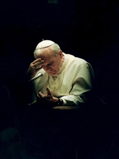 'Pope John Paul II Reading a Prayer' Photographic Print - | AllPosters.com
