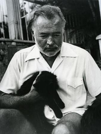'Ernest Hemingway' Photographic Print | AllPosters.com