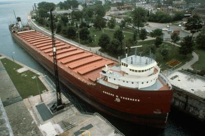 Bulk Iron Ore Carrier, Great Lakes Carriers Photographic Print at ...