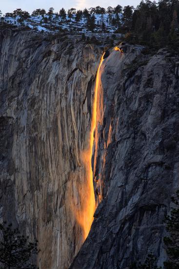 The Fire Falls, Yosemite Horsetail Falls, Firefall, Yosemite National ...