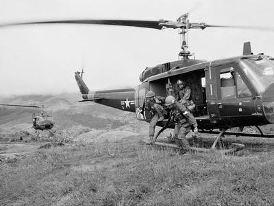 'Vietnam War U.S. Troops HU1 Huey' Photographic Print - Rick Merron ...