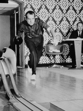 'Richard Nixon Bowling at the White House Bowling Alley, 1970' Photo ...