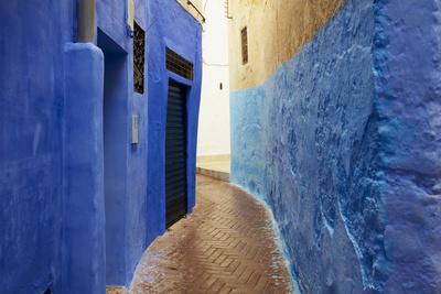 'Narrow Street in the Medina (Old City), Tangier (Tanger), Morocco ...