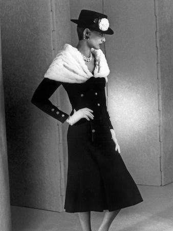 Chanel Fashion : Autumn-Winter 1983 : Model Ines De La Fressange Photo ...