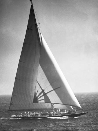 Endeavor II Losing America's Cup Photographic Print - Bettmann ...