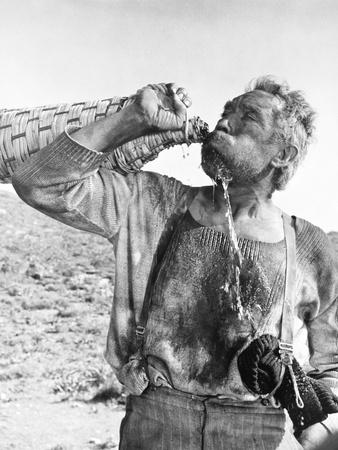 Zorba the Greek, Anthony Quinn, 1964 Photo | AllPosters.com