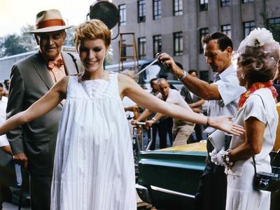 'ROSEMARY'S BABY, 1968 directed by ROMAN POLANSKI On the set, Mia ...